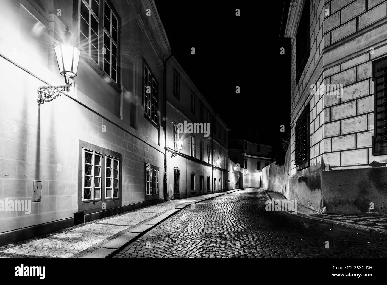 Cobbled lane dusk in Black and White Stock Photos & Images - Alamy