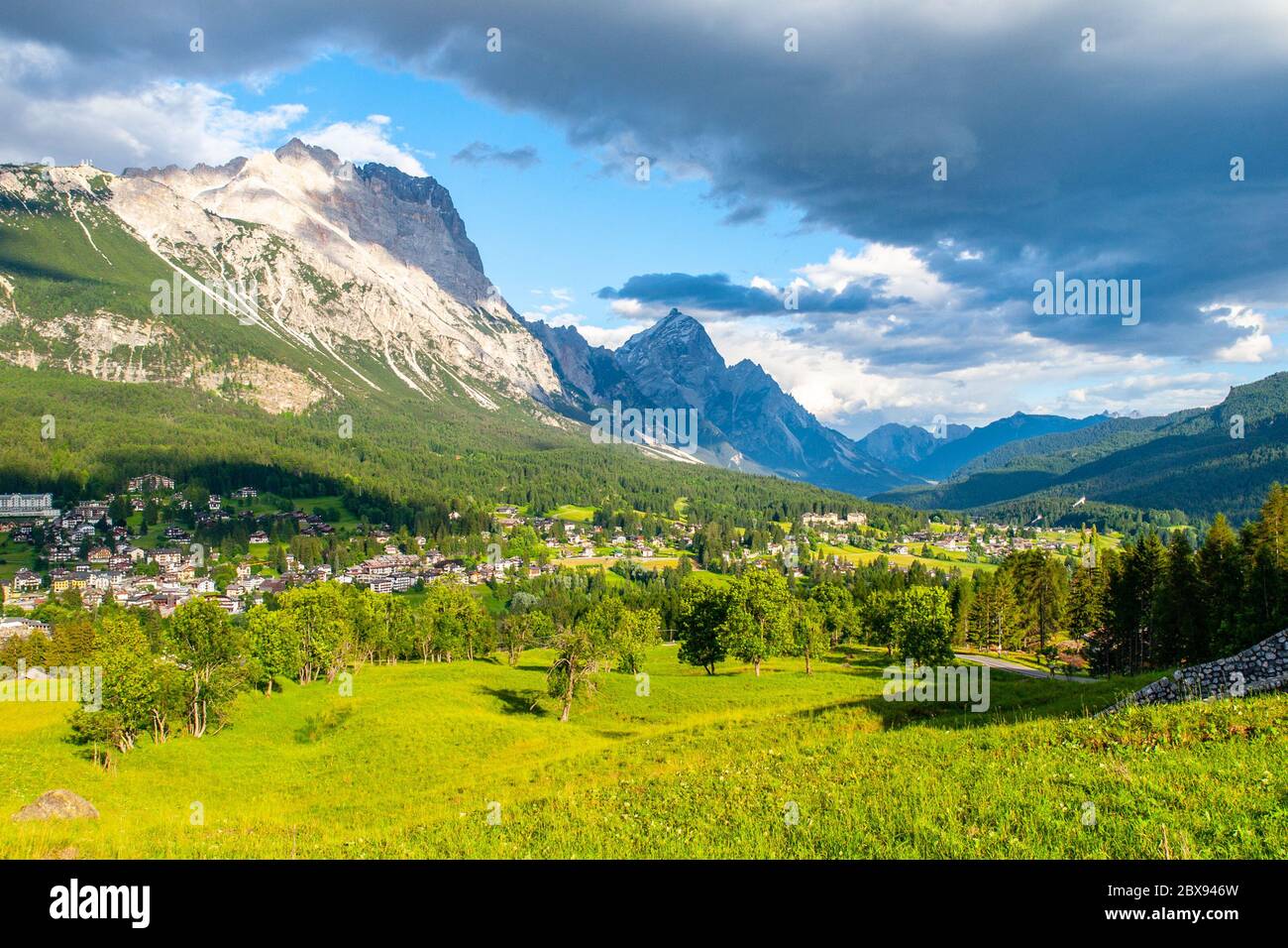 Cortina italy hi-res stock photography and images - Alamy