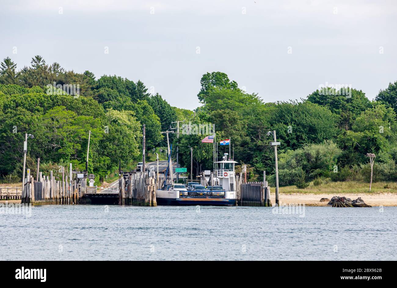 South Ferry fully loaded with cars on the North Haven side, North Haven ...