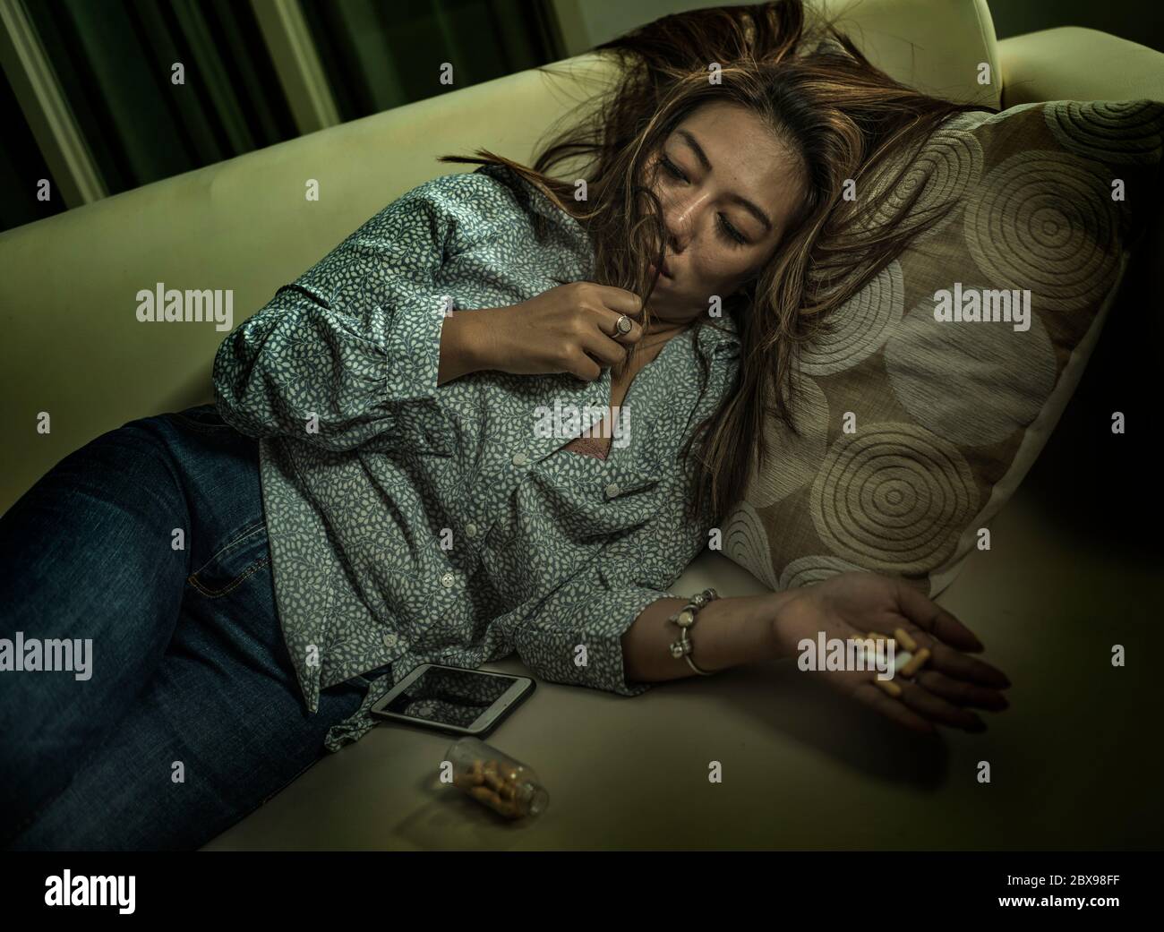 Woman dumped sad hi-res stock photography and images - Alamy