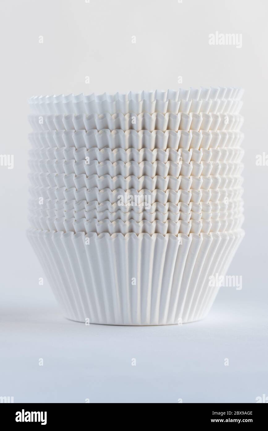 White Paper Baking Liners Stock Photo - Alamy