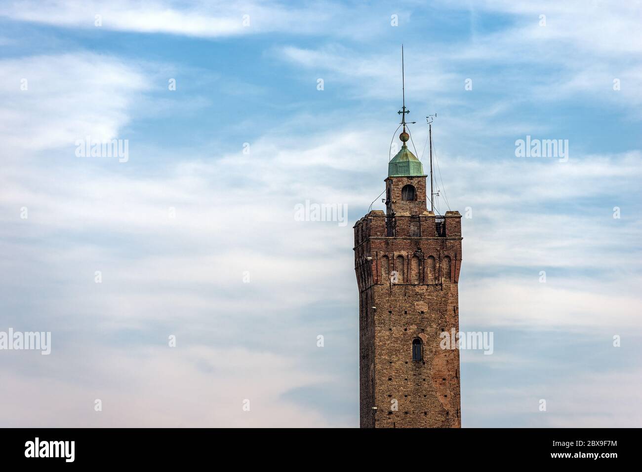 Torre degli Asinelli. One of the two towers (Due Torri 1109-1119, 97.20 ...