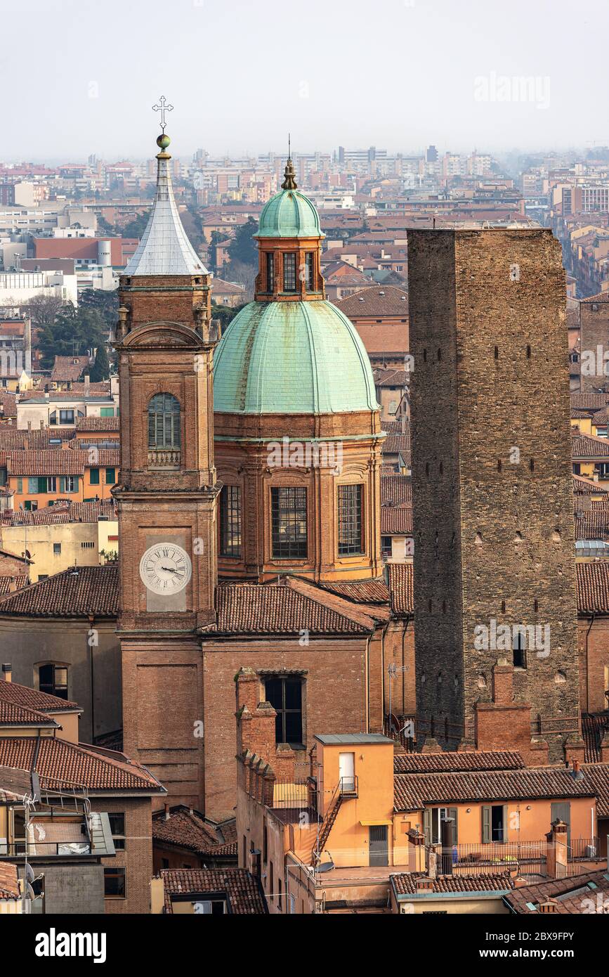Two tower facade and dome hi-res stock photography and images - Alamy