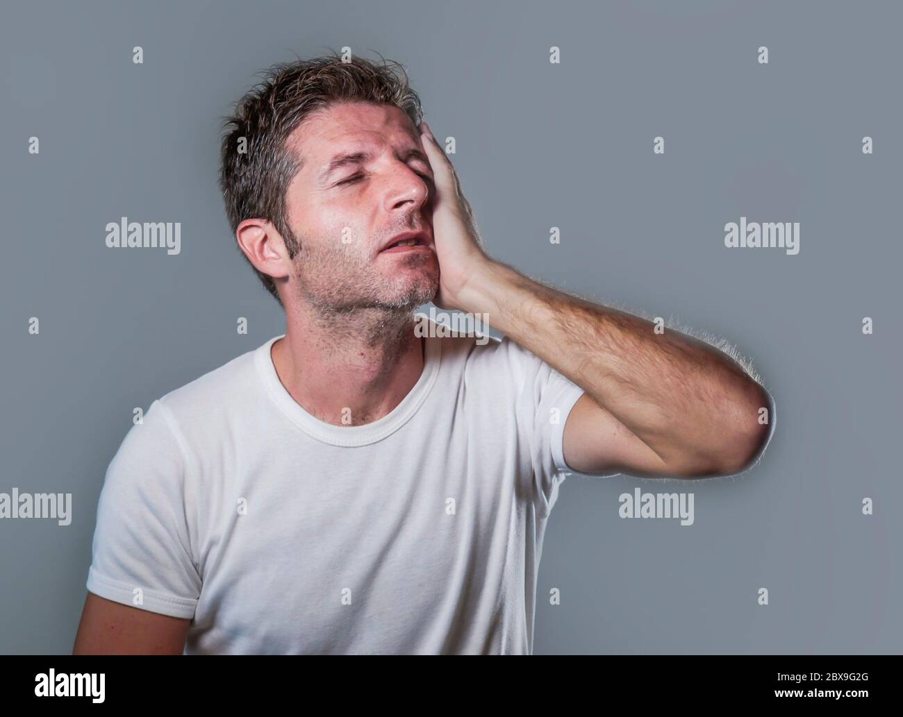 Hand on head disgrace hi-res stock photography and images - Alamy