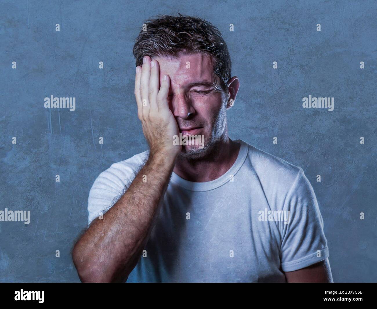 Hand on face disgrace hi-res stock photography and images - Alamy