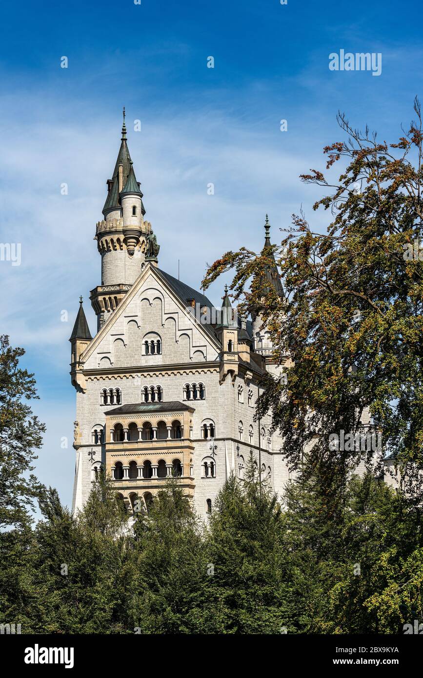 Neuschwanstein Castle (New Swanstone Castle - Schloss Neuschwanstein ...