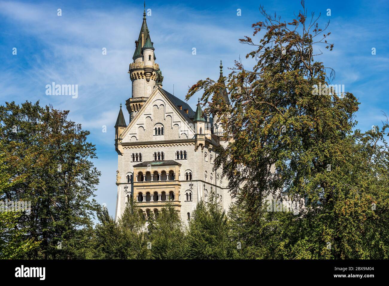 Neuschwanstein Castle (New Swanstone Castle - Schloss Neuschwanstein ...