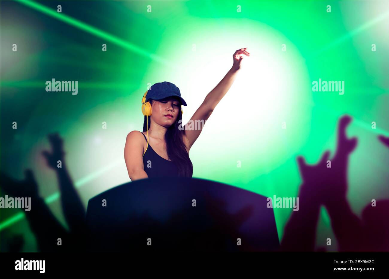 Chinese night club hi-res stock photography and images - Alamy