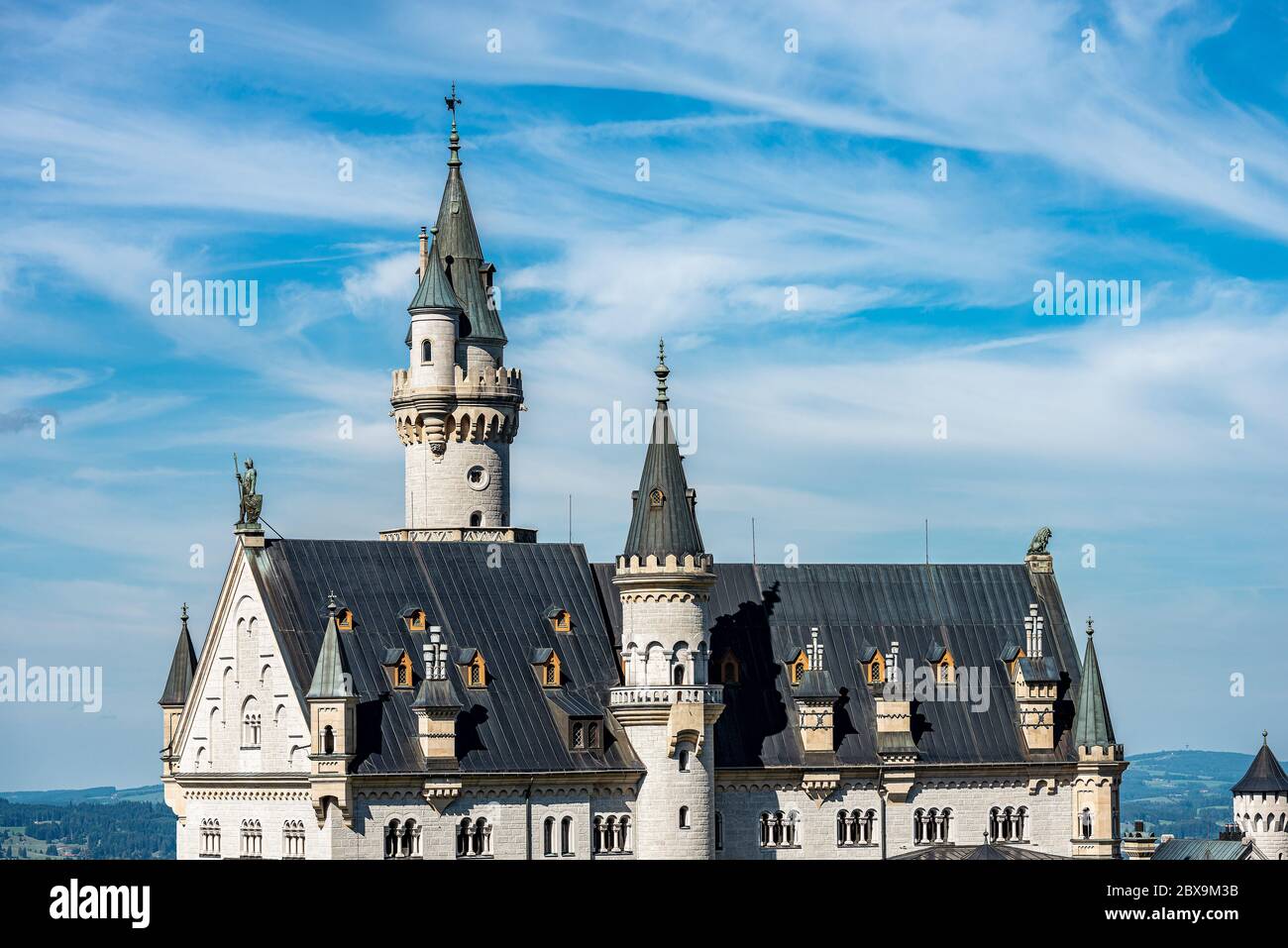 Neuschwanstein Castle (New Swanstone Castle - Schloss Neuschwanstein ...