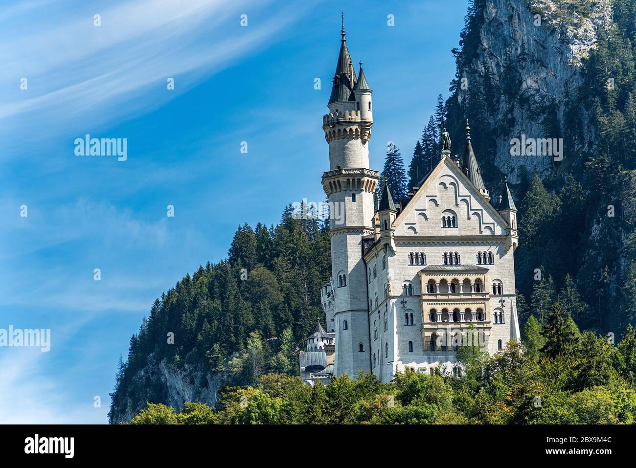 Neuschwanstein Castle (New Swanstone Castle - Schloss Neuschwanstein ...