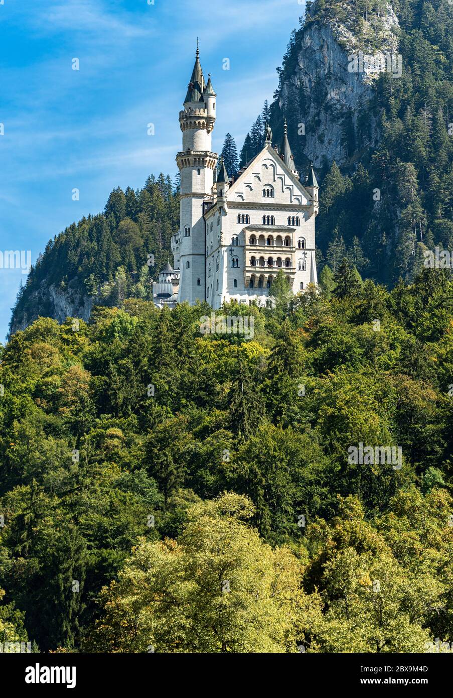 Neuschwanstein Castle (New Swanstone Castle - Schloss Neuschwanstein ...