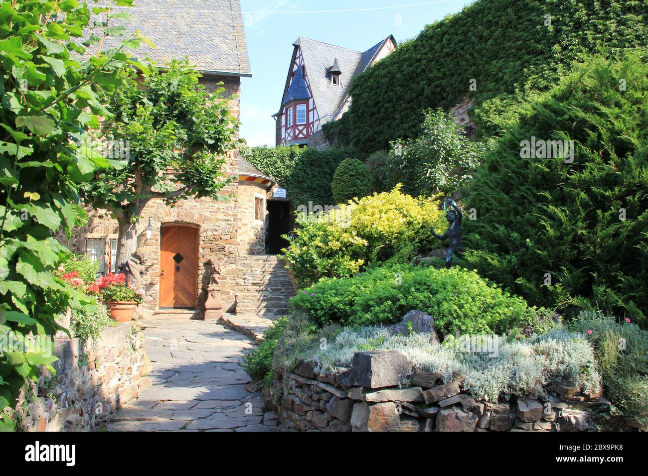 The ruins of Thurant Castle in Germany Stock Photo - Alamy