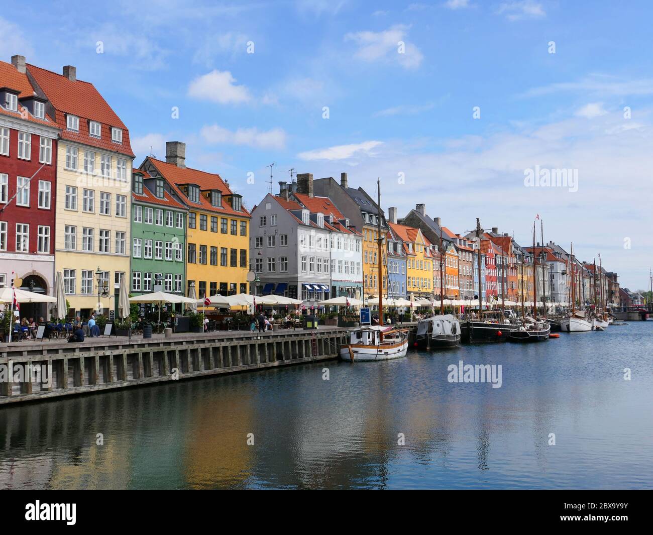 Nyhavn street hi-res stock photography and images - Alamy