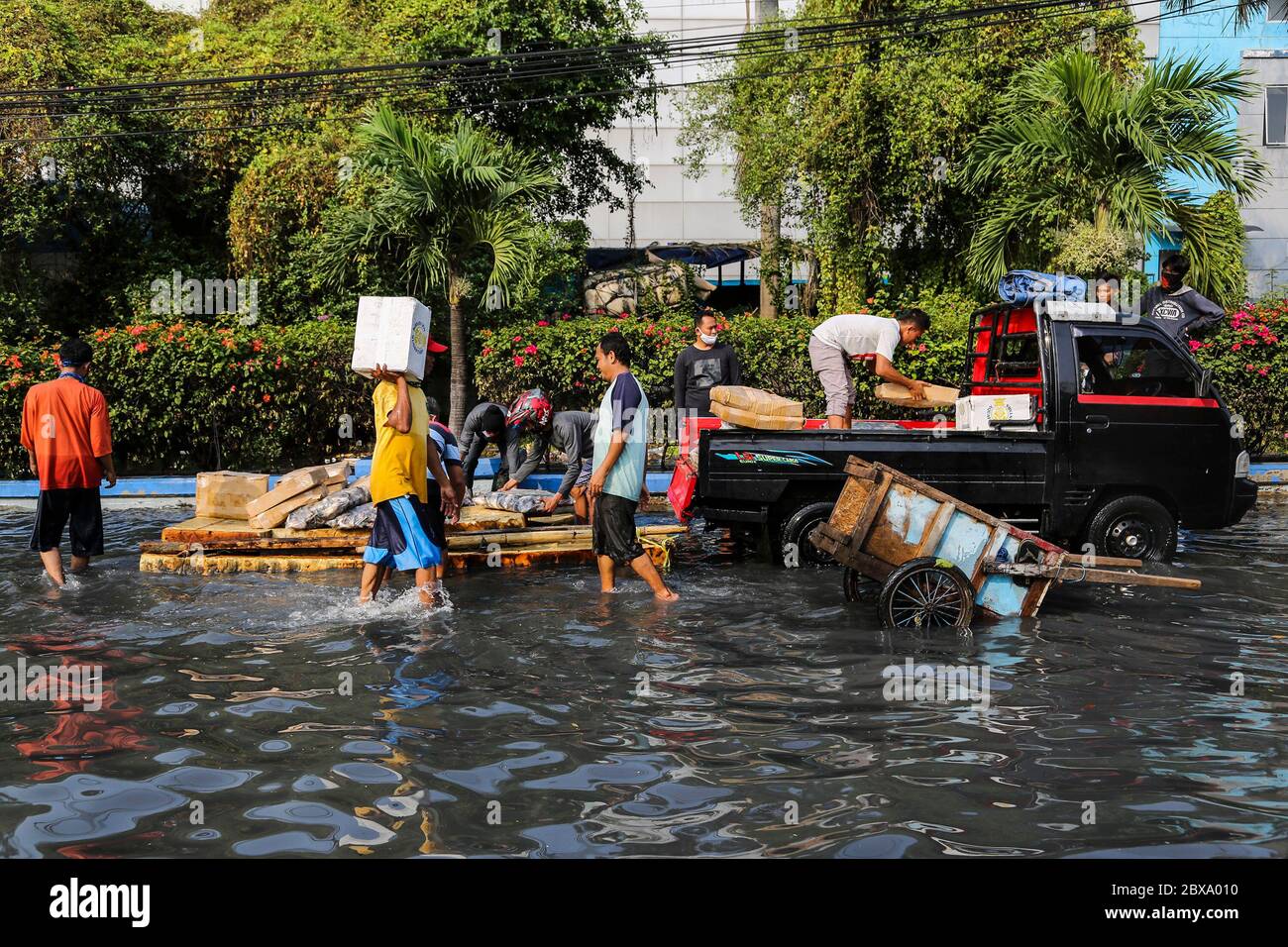 Jakarta coastal flooding hi-res stock photography and images - Alamy