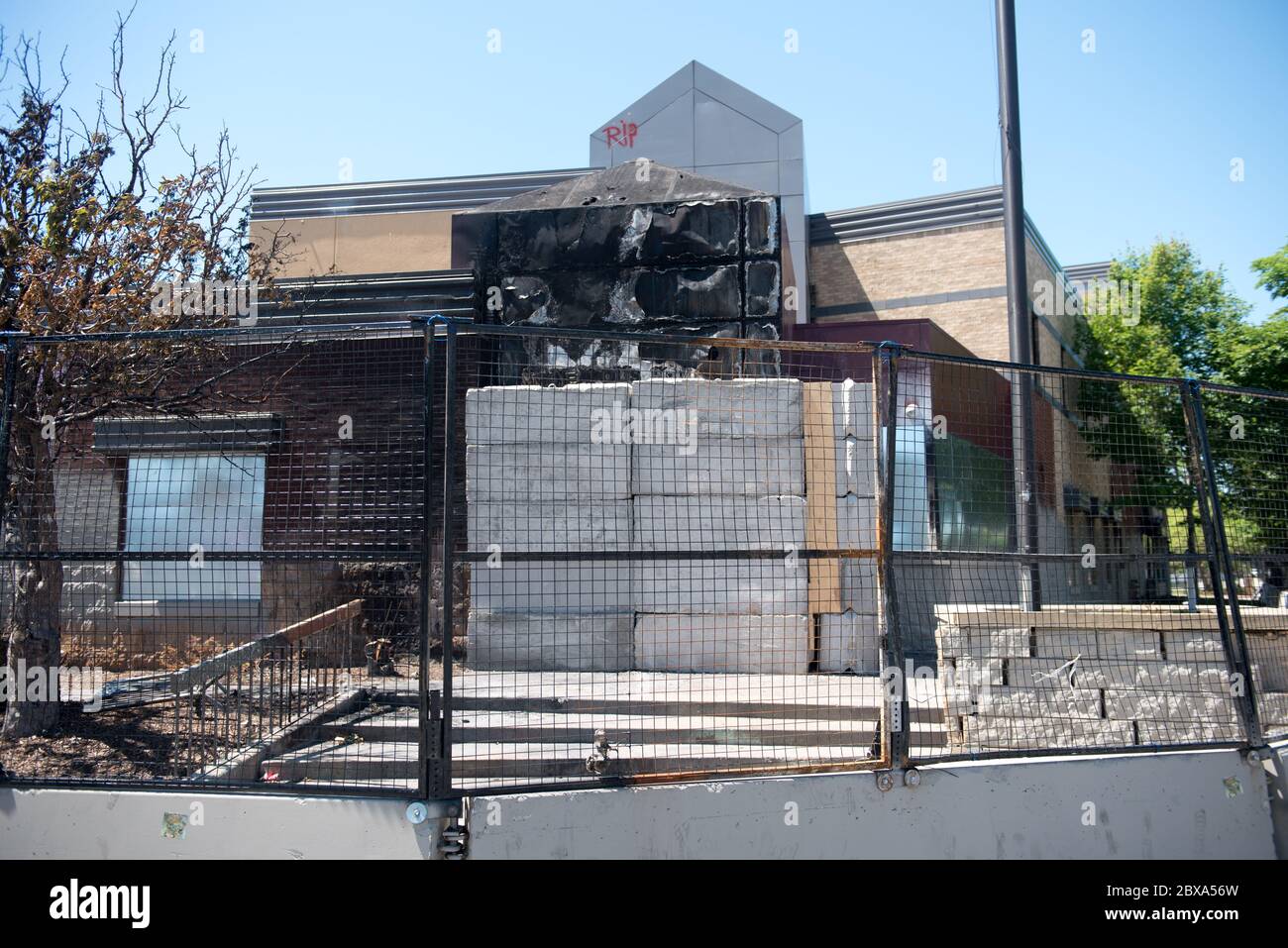 Minneapolis Third Police Precinct. Police were outnumbered by violent ...