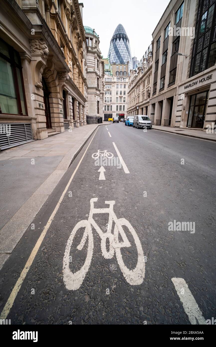 LONDON- JUNE, 2020: City of London cycle lane on empty street Stock ...