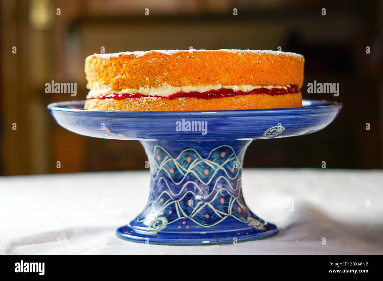 Victoria Sponge Cake Stock Photo - Alamy