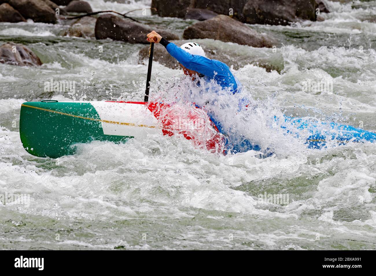 Canoe descent hi-res stock photography and images - Alamy