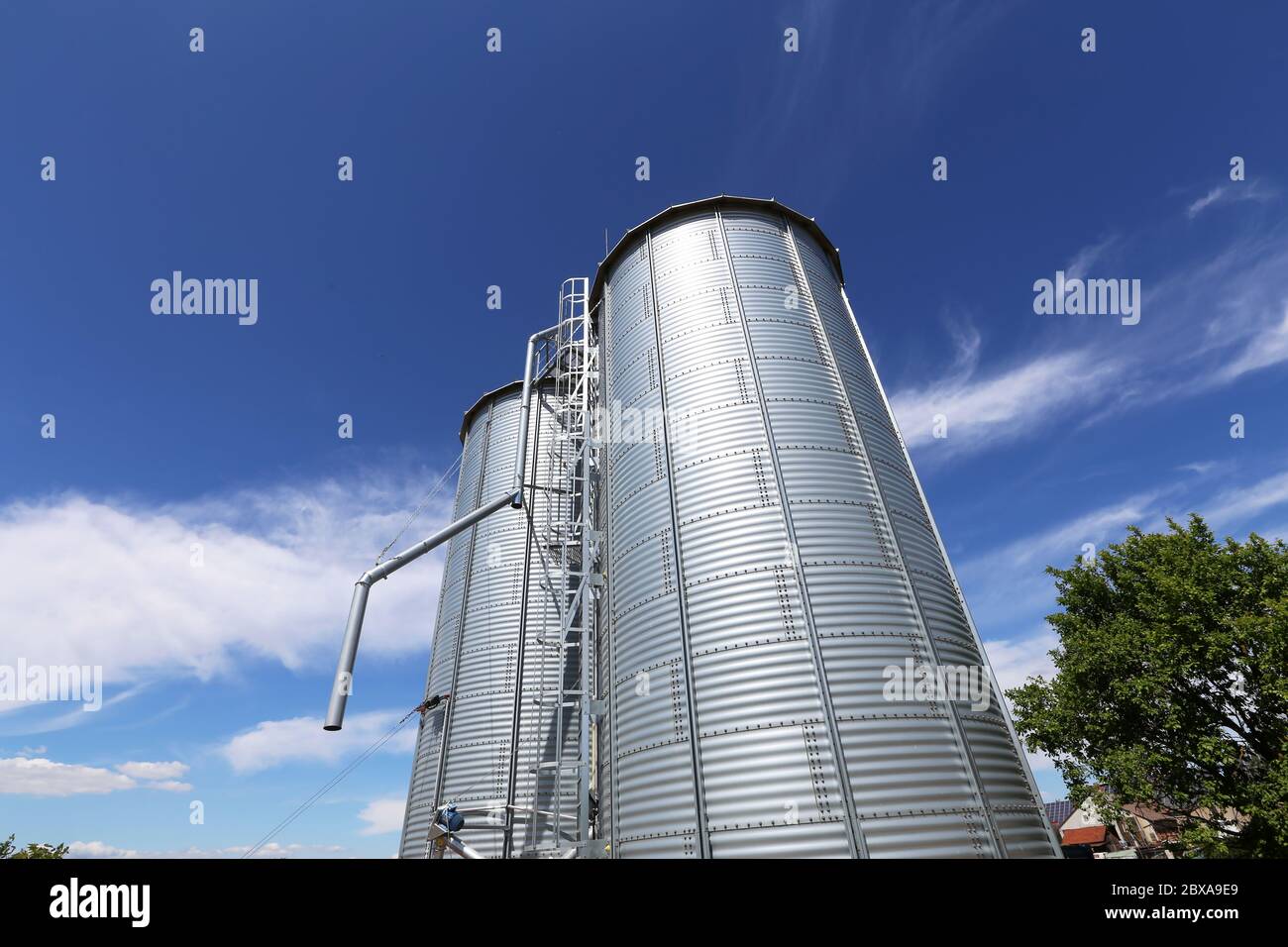 Factory Silos Plant Silo High Resolution Stock Photography and Images ...