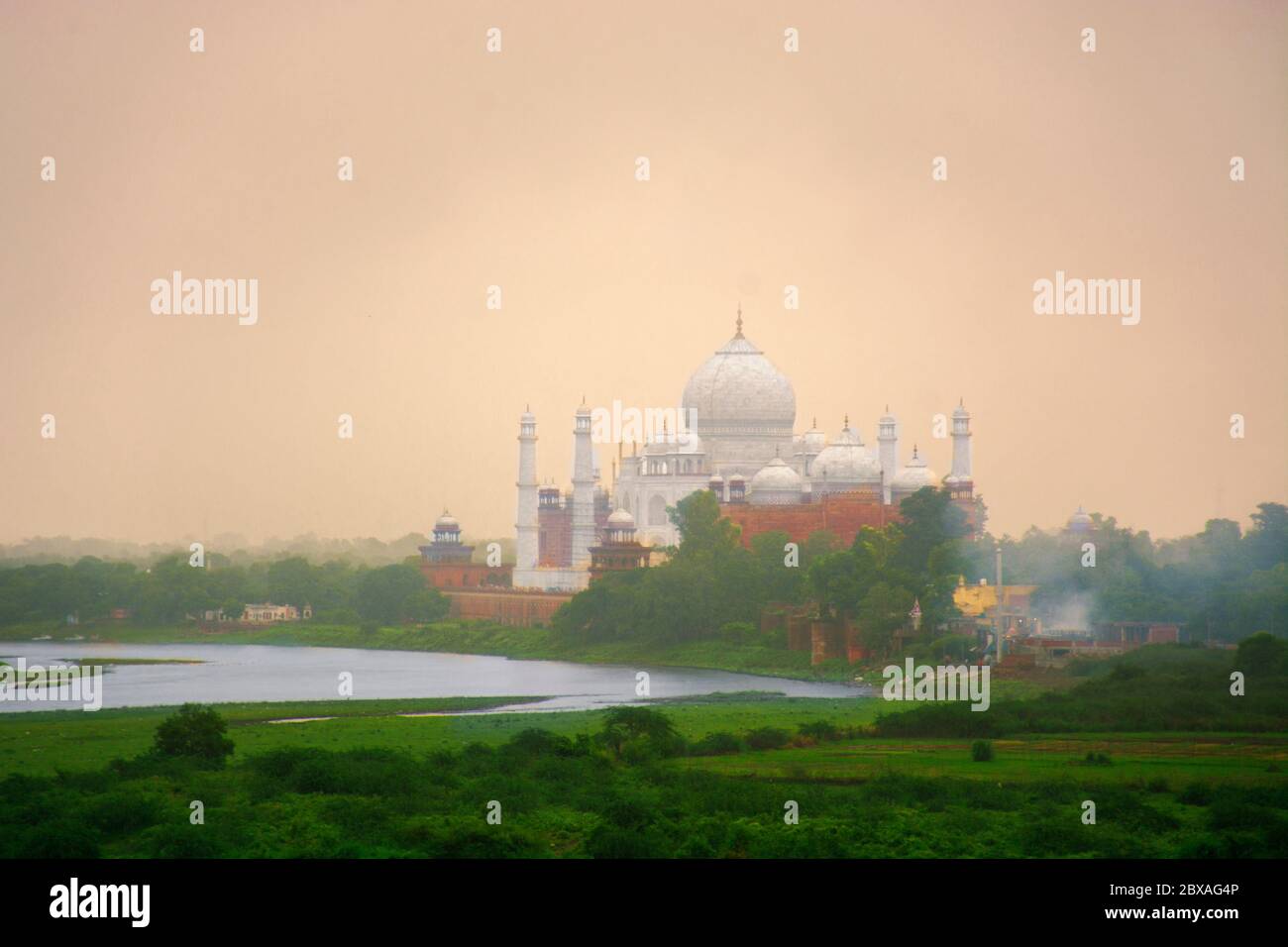 Mughal history hi-res stock photography and images - Alamy