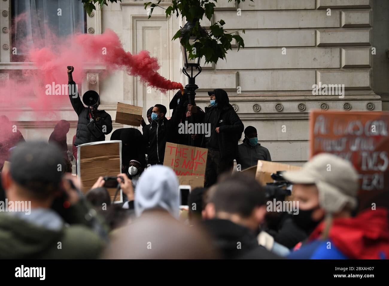 Black flares hi-res stock photography and images - Alamy