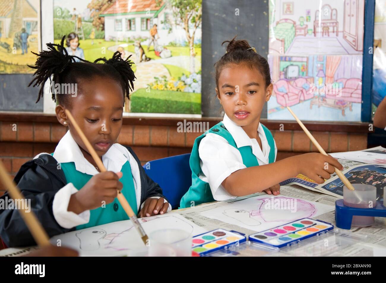 Children painting school uniform hi-res stock photography and images ...