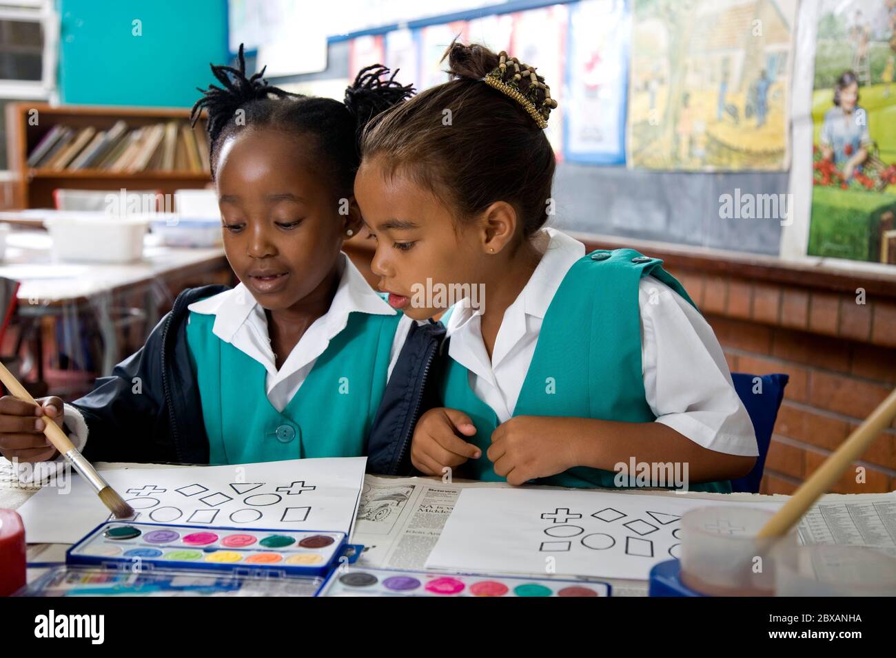 Children painting school uniform hi-res stock photography and images ...