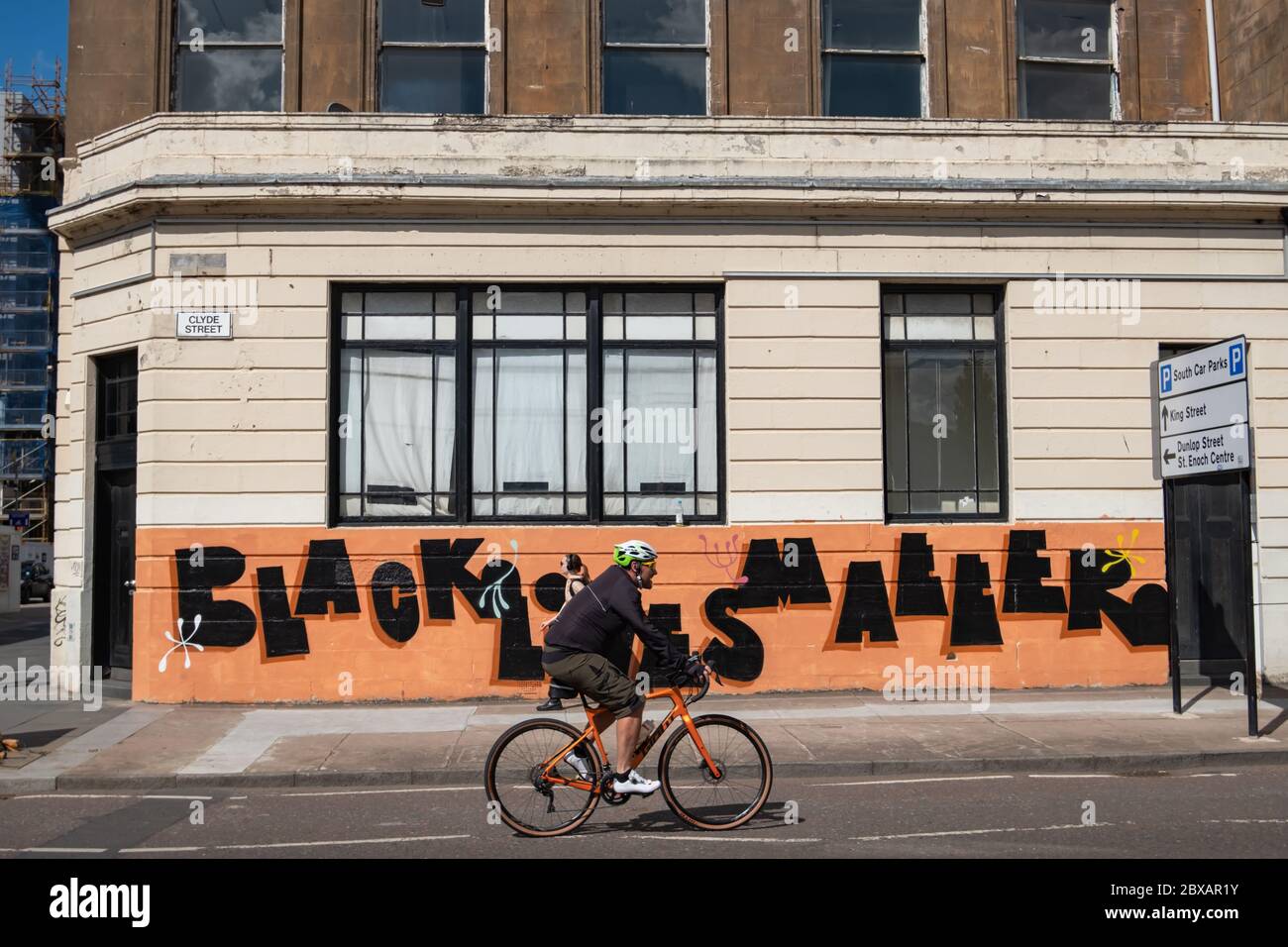 Anti racism graffiti scotland hi-res stock photography and images - Alamy