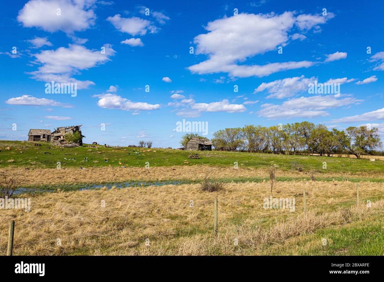 Old farm houses and barns found throughout the prairies of Saskatchewan ...
