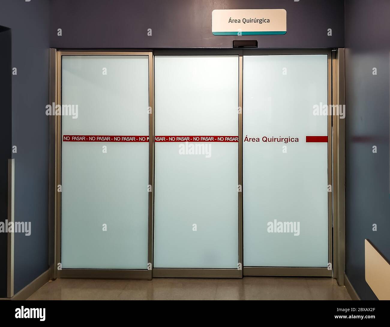 Lab door sign hi-res stock photography and images - Alamy