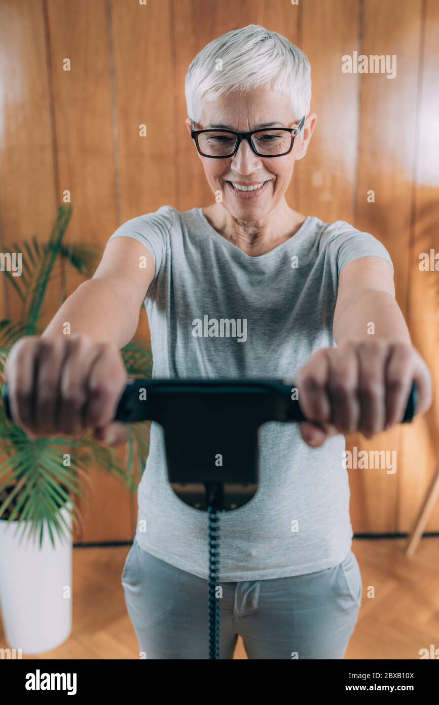 Body composition scale hi-res stock photography and images - Alamy