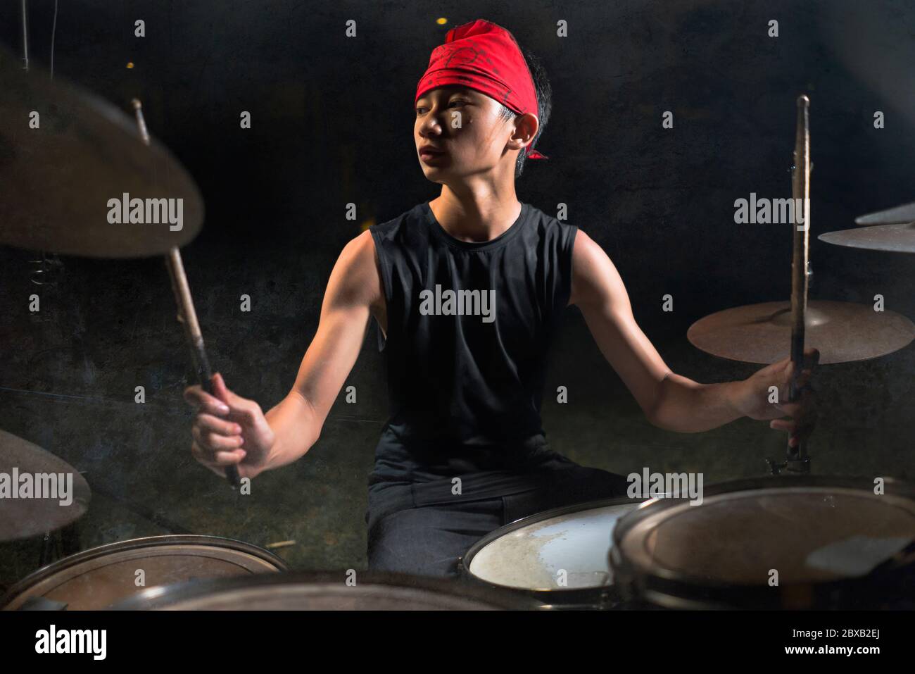 Teen band garage hi-res stock photography and images - Alamy