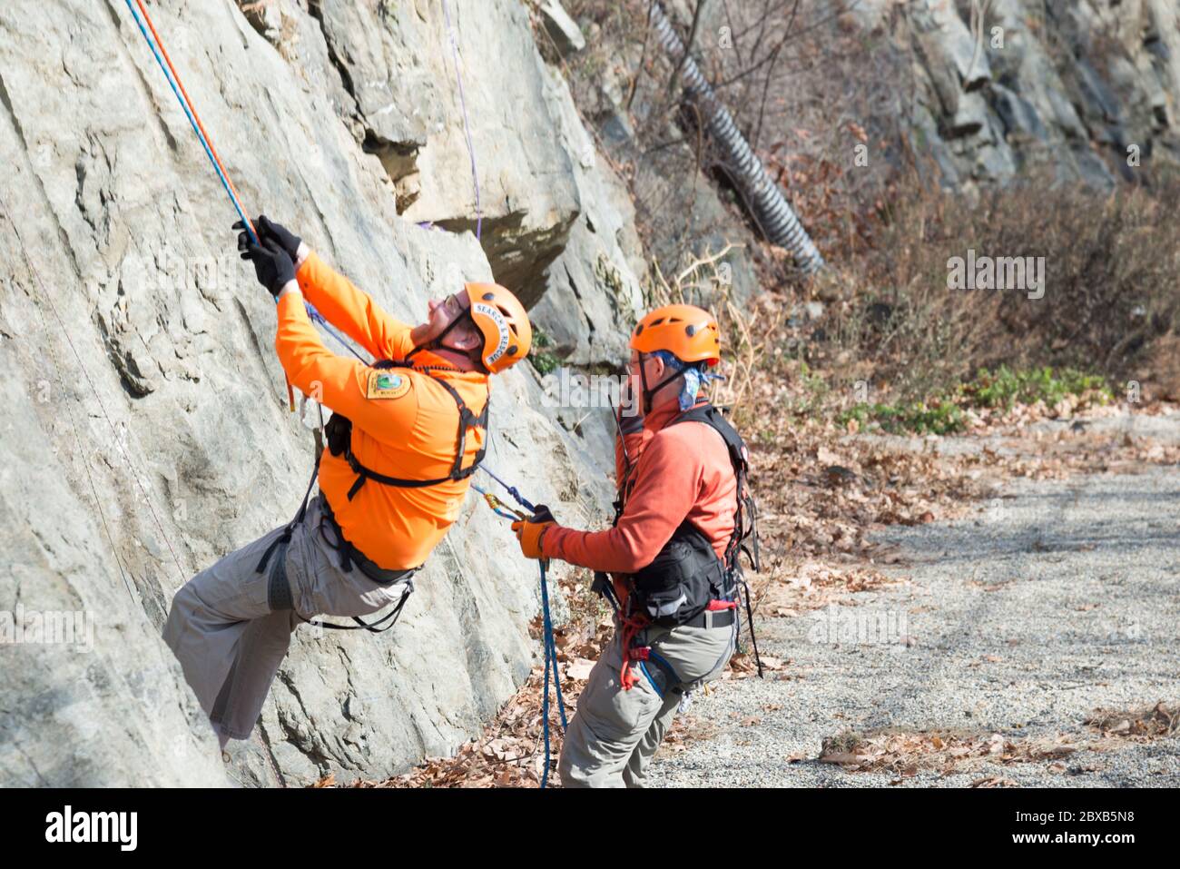 Search and Rescue Team performing cliff recovery drill Stock Photo - Alamy