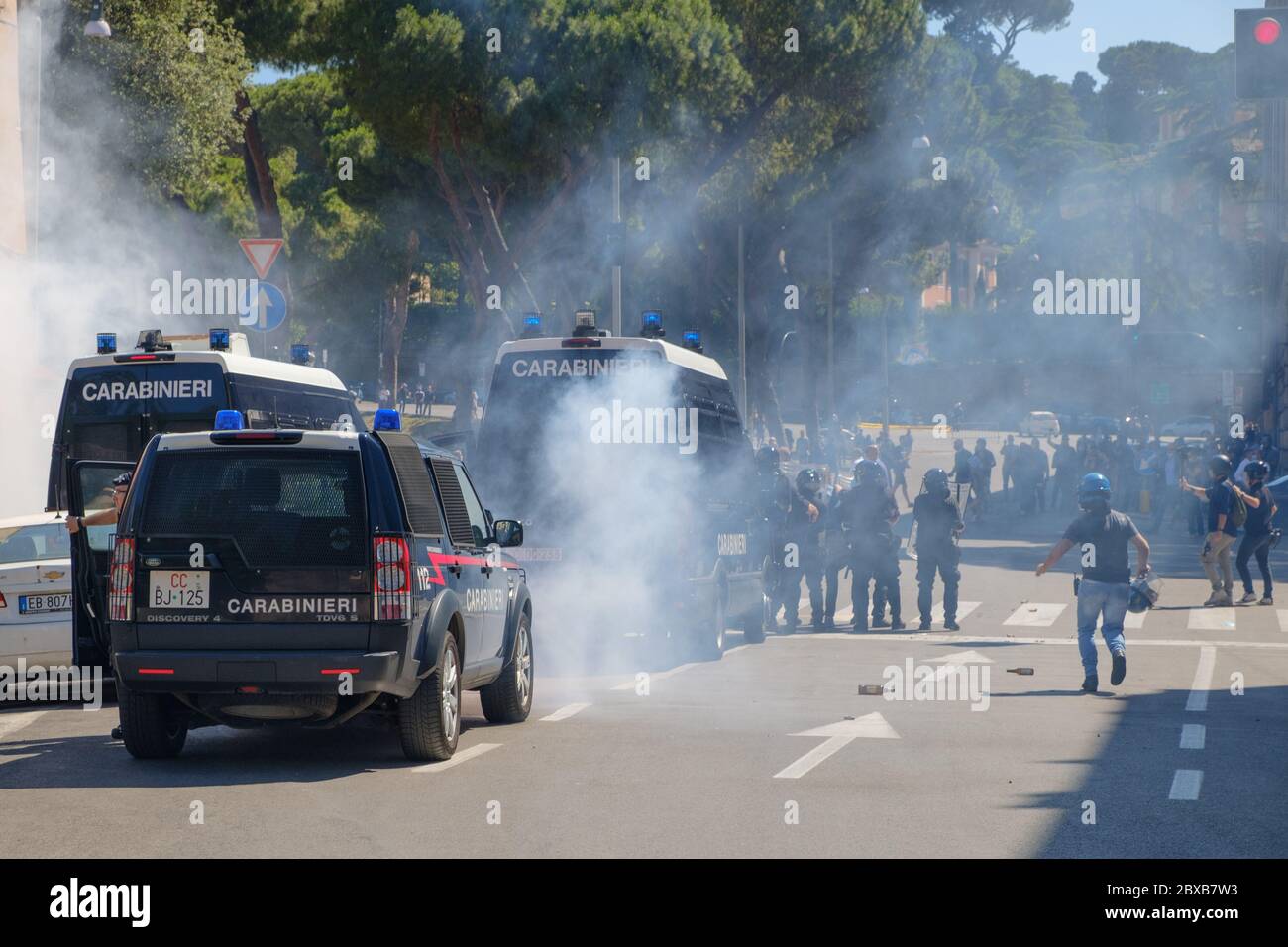 Riot police squad attends at the populist extreme right-wing ...