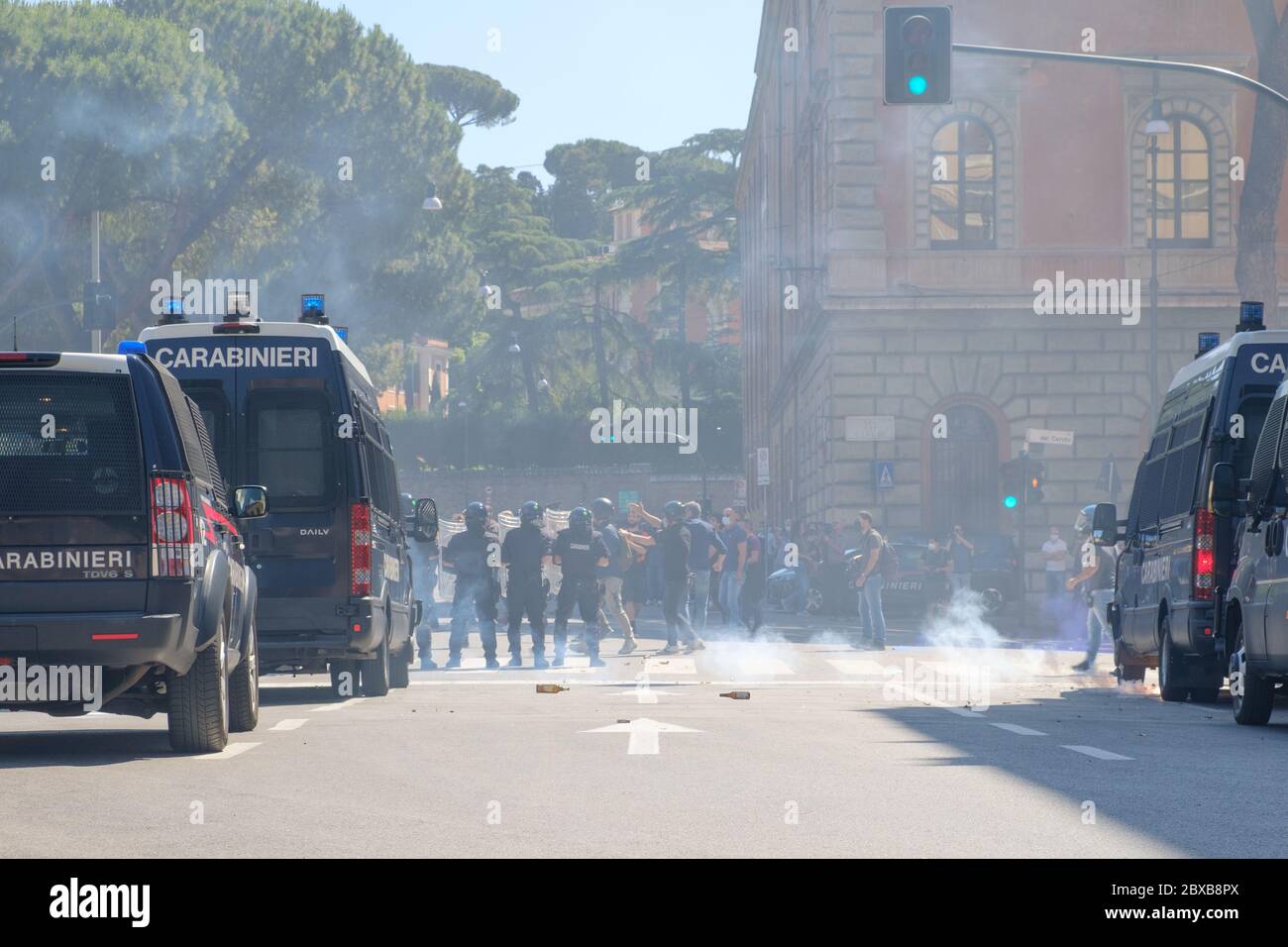 News police bomb hi-res stock photography and images - Alamy