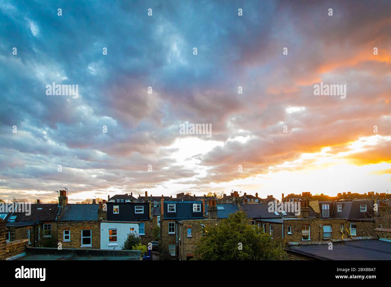 Roof top view residential london street hi-res stock photography and ...