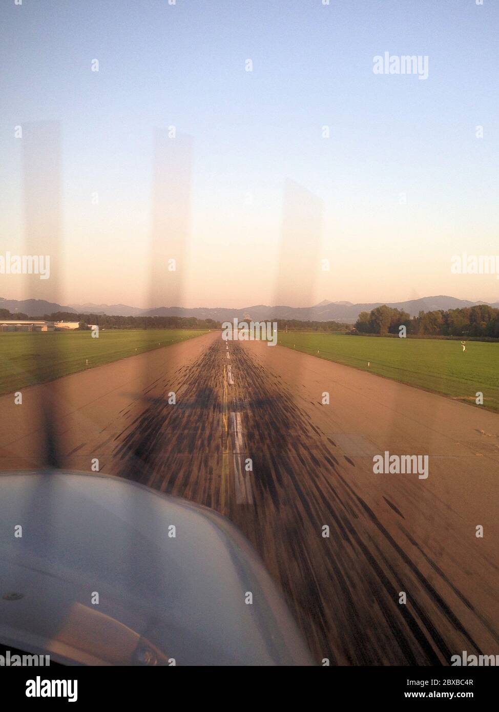 Land approach outside hi-res stock photography and images - Alamy