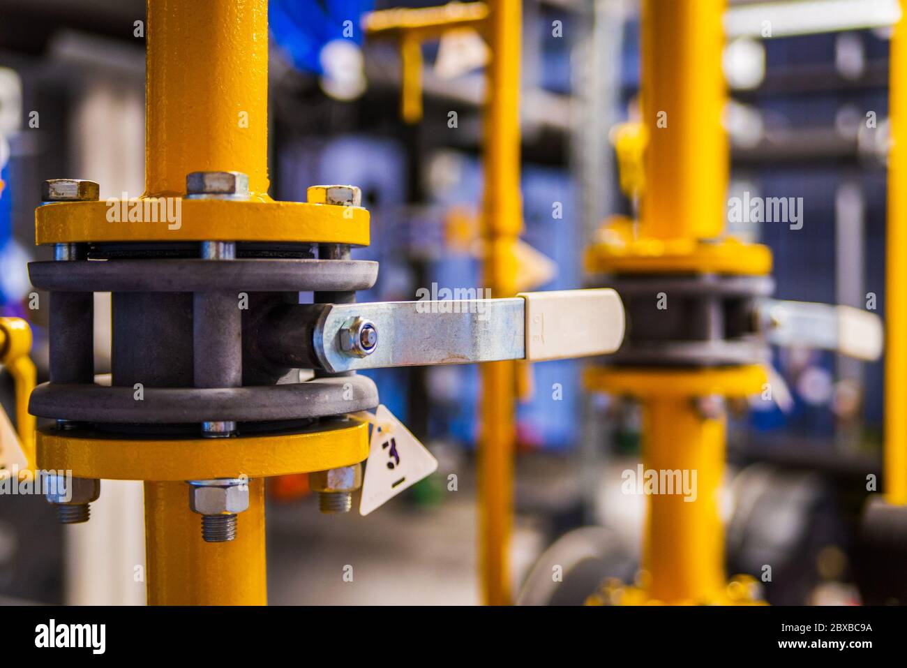 Gas tap on pipe. Gas valve on pipeline Stock Photo - Alamy