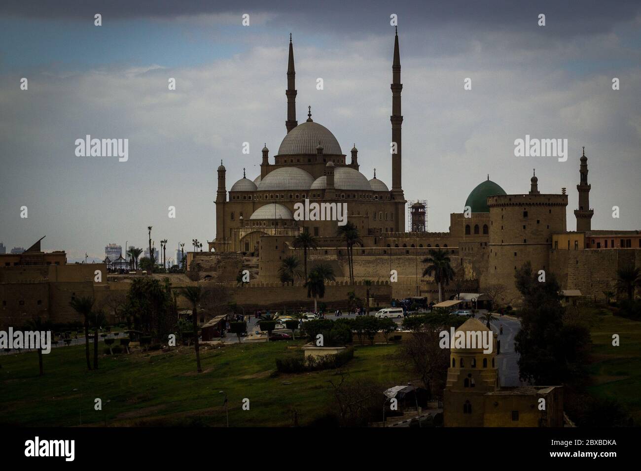 Cairo mosque skyline hi-res stock photography and images - Alamy