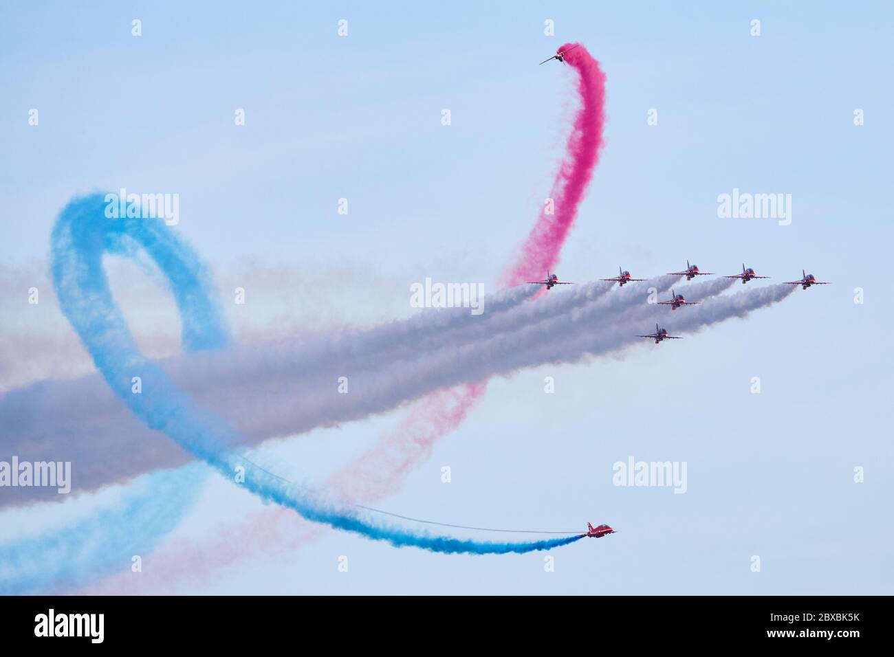 Red arrows maneuver hi-res stock photography and images - Alamy