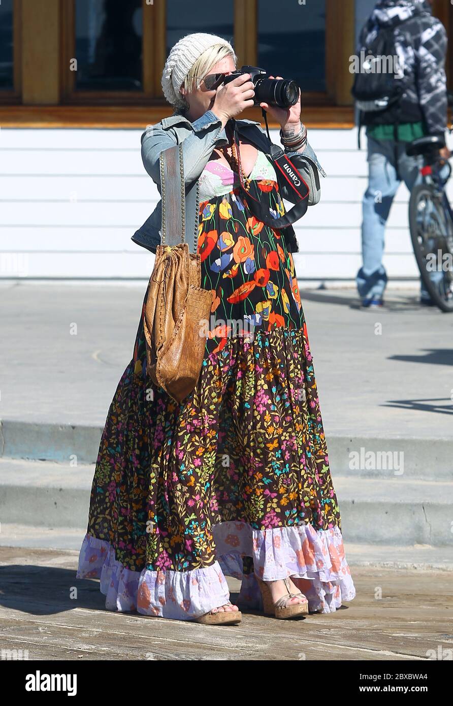 Pink who is heavily pregnant and her mother Judy Moore spent the ...