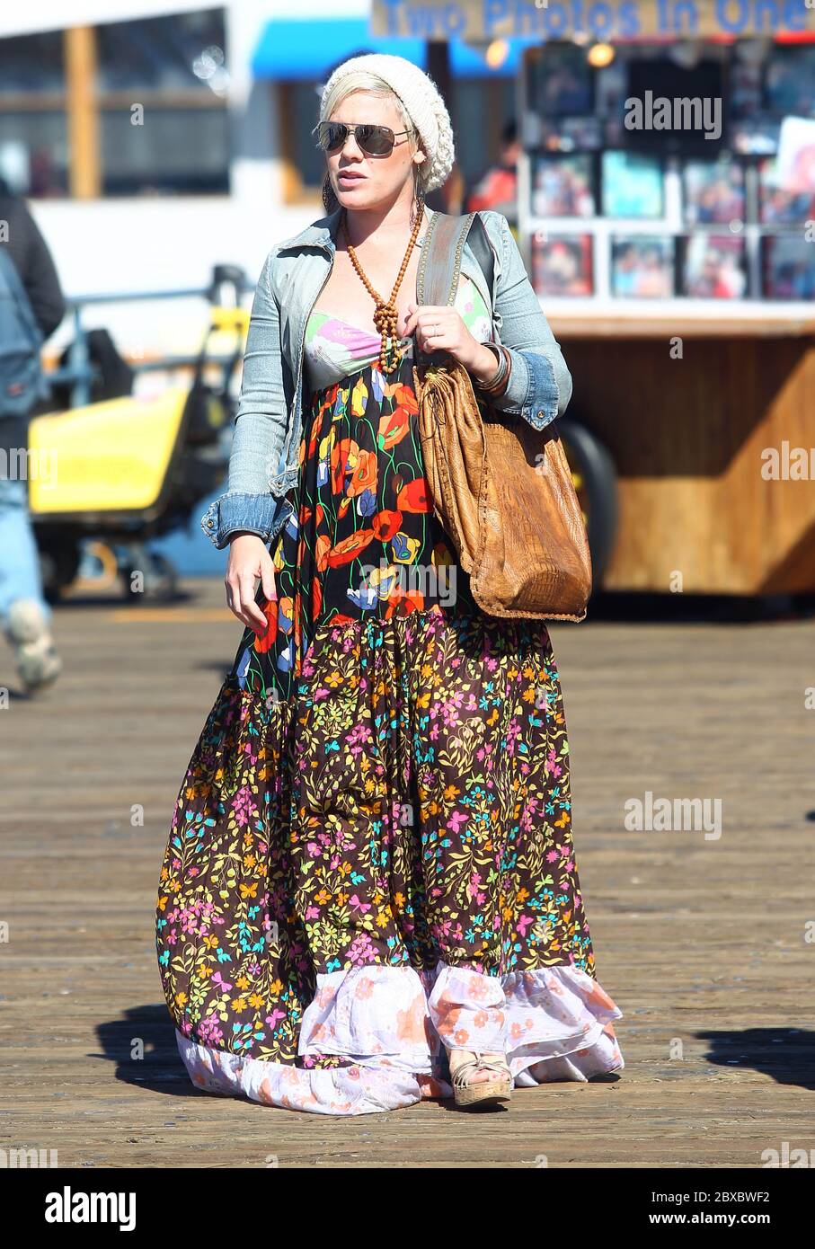 Pink who is heavily pregnant and her mother Judy Moore spent the ...