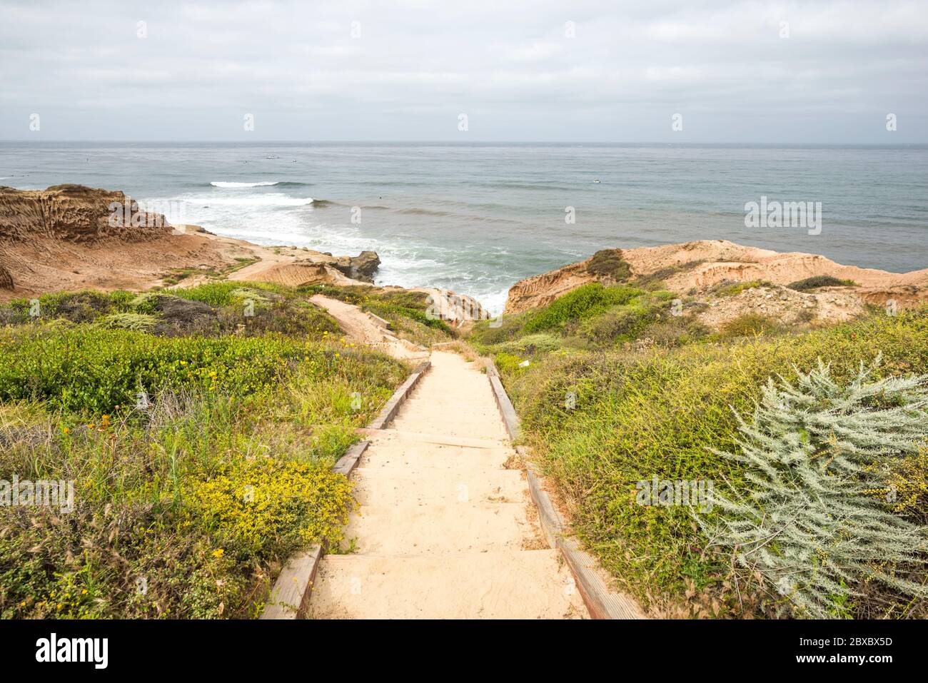 Coastal scene from the Coastal Trail at the Cabrillo National Monument ...