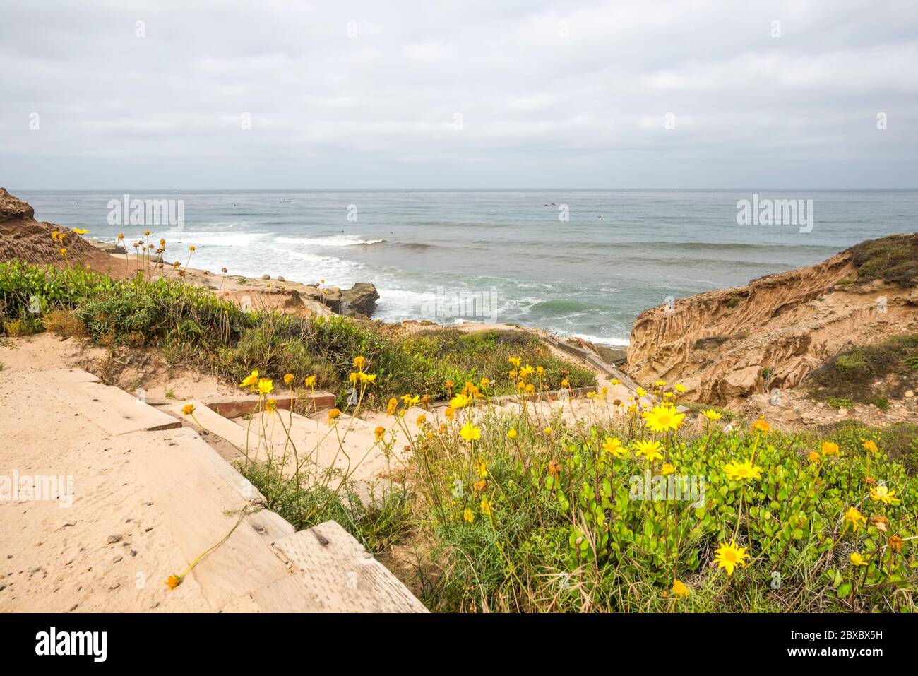 Coastal scene from the Coastal Trail at the Cabrillo National Monument ...