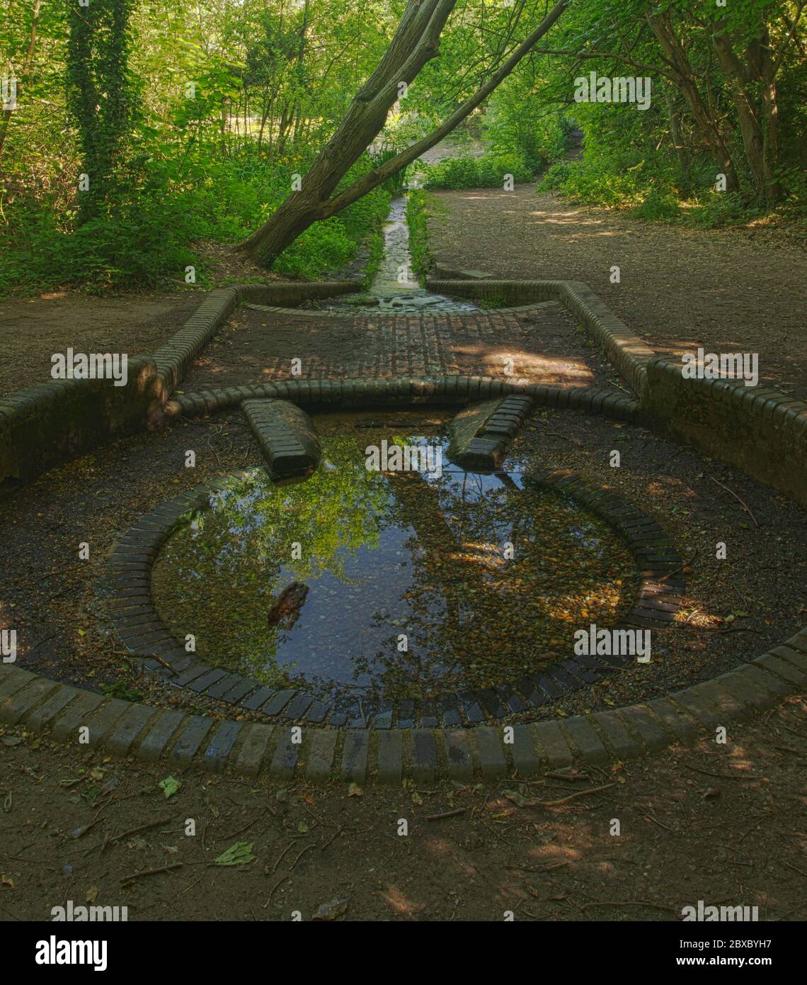 Historic Ceasars Well, source of the River Ravensbourne river, in the ...