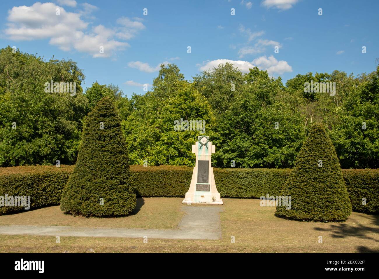 Keston village war memorial Stock Photo - Alamy