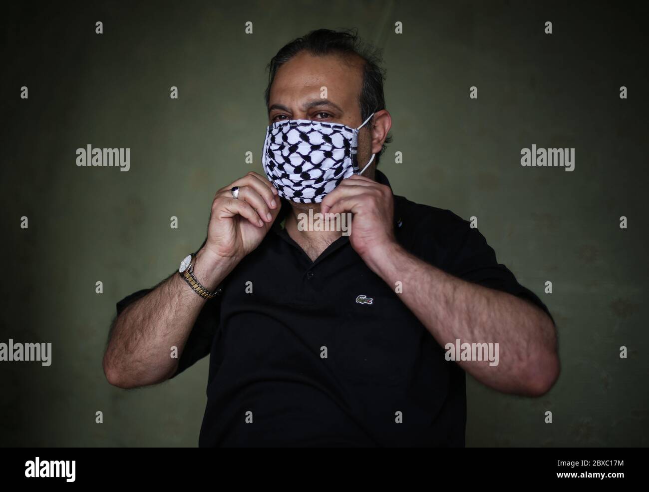 Keffiyeh mask hi-res stock photography and images - Alamy