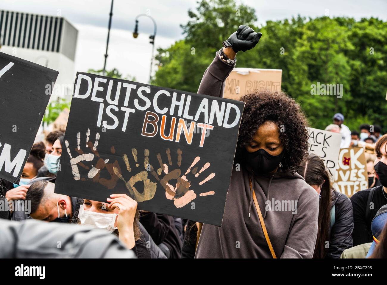 Black lives matter movement munich hi-res stock photography and images ...