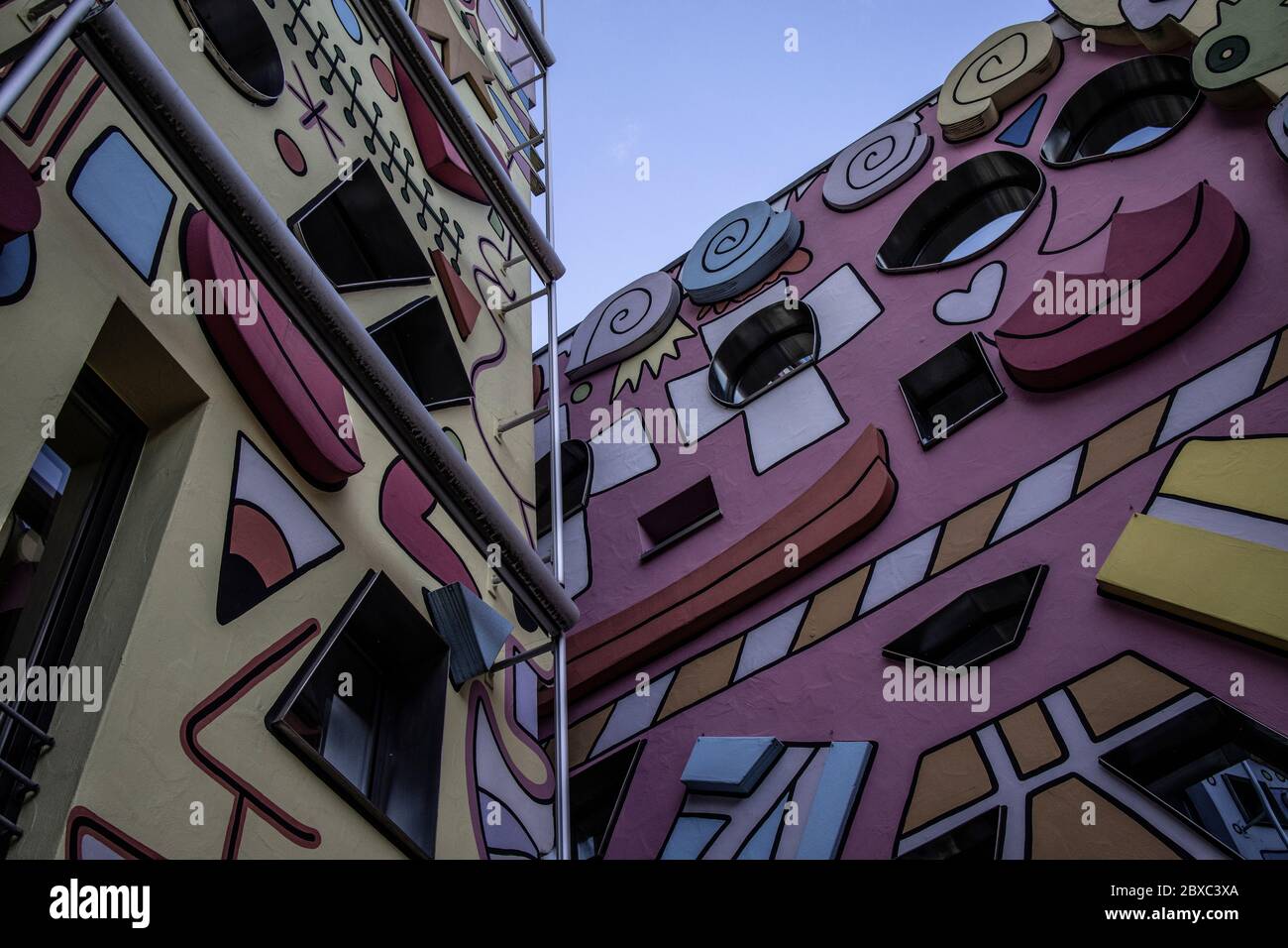 Happy Rizzi House, Rizzi Building, day-glo masterpiece of cartoon ...