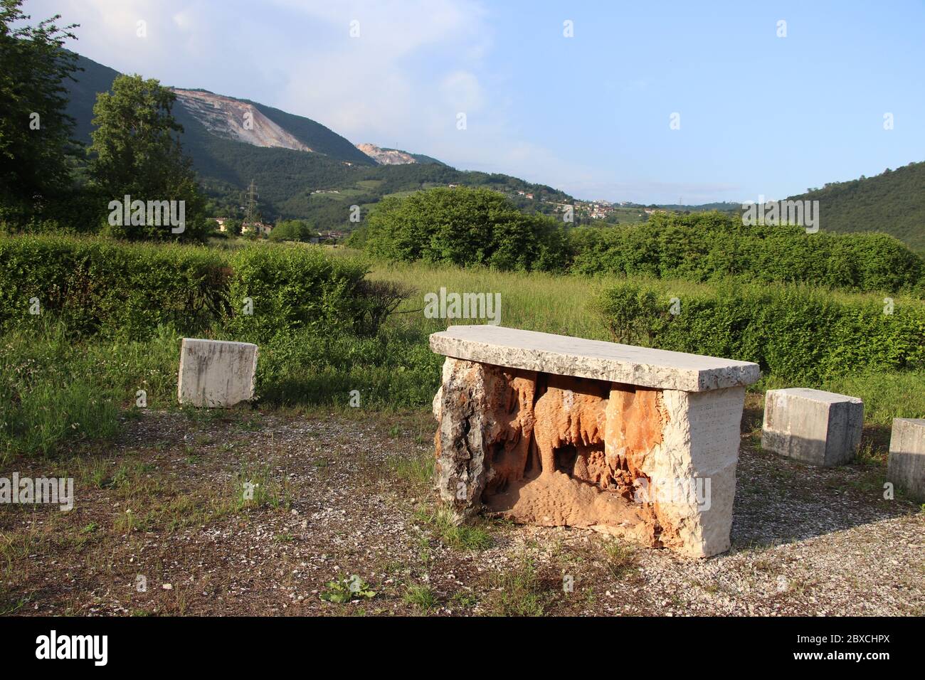 Botticino stone altar hi-res stock photography and images - Alamy